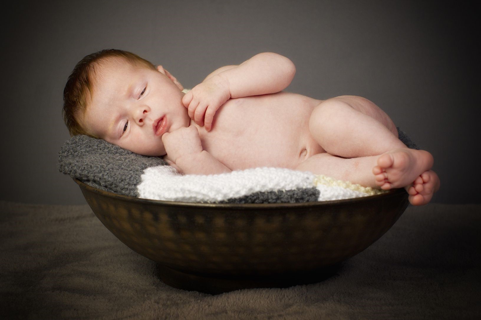 Un shooting photo de naissance réussi, assuré par un photographe ...